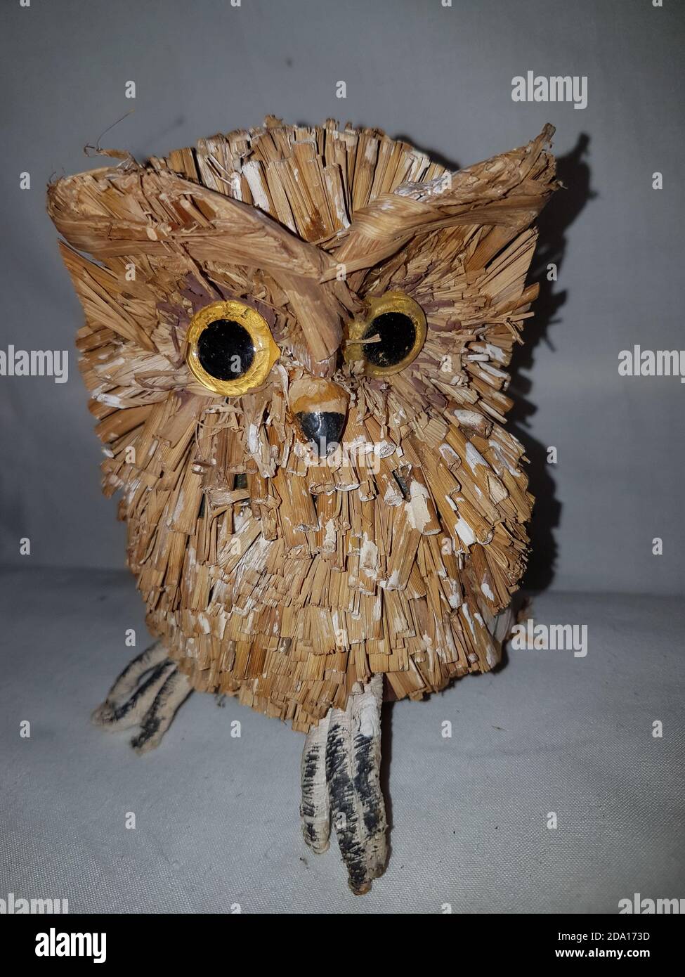 Straw owl hi-res stock photography and images - Alamy