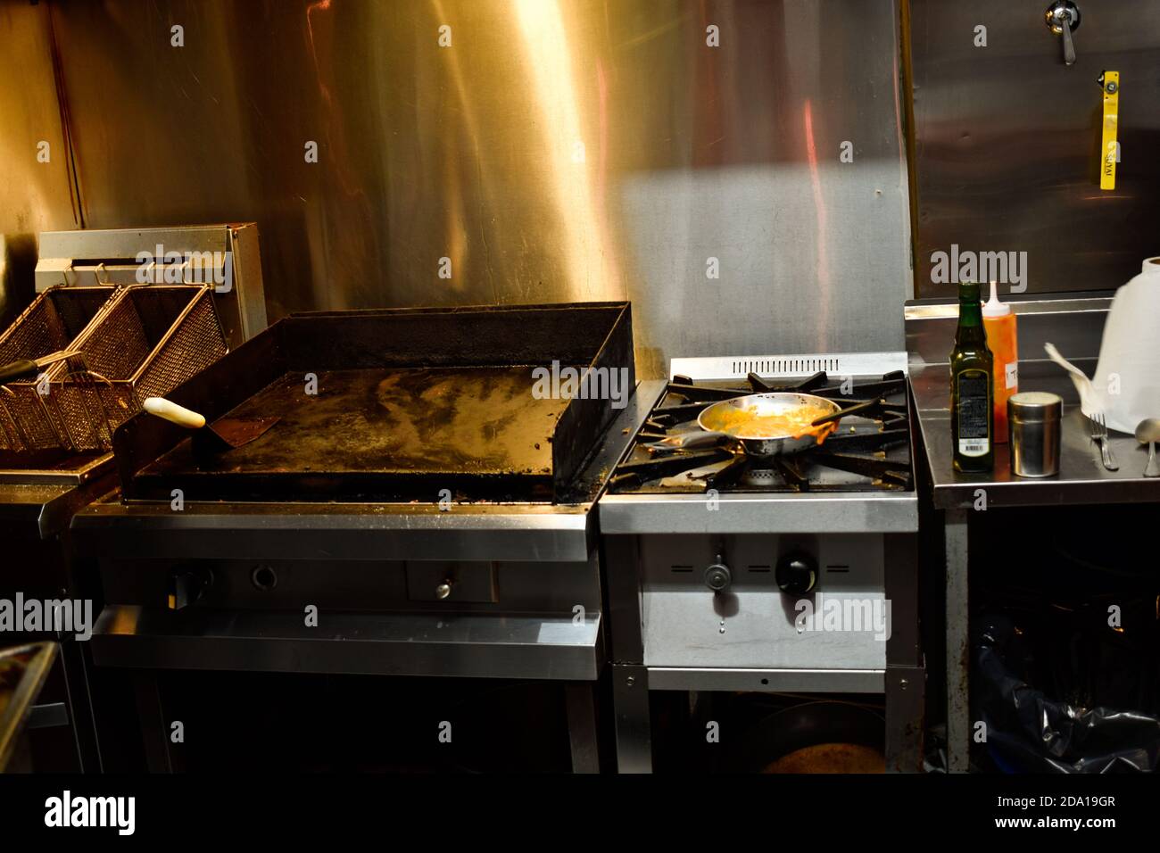 professional fast food restaurant kitchen, real life Stock Photo - Alamy