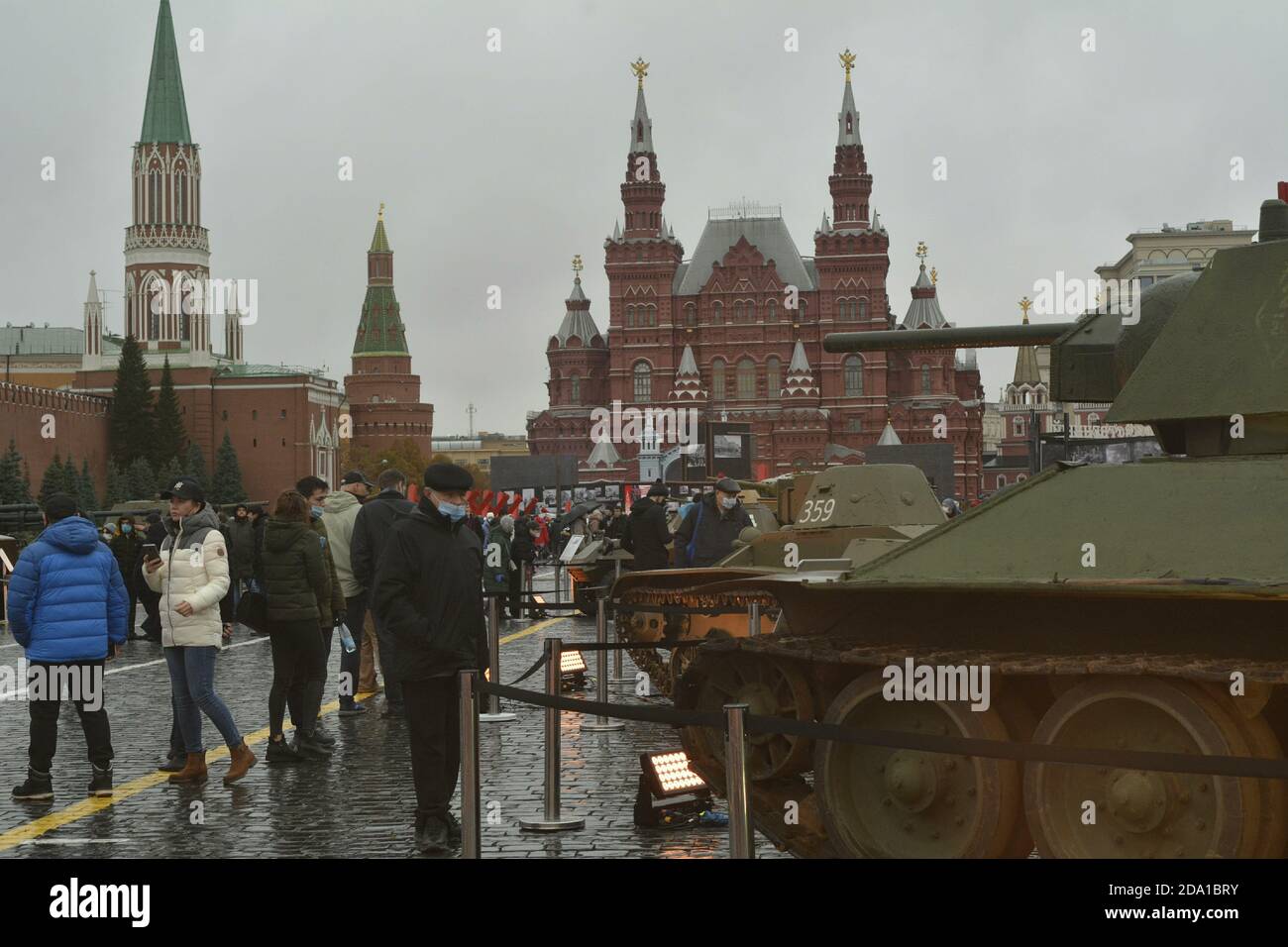 November 7 parade in red square hi-res stock photography and images - Alamy