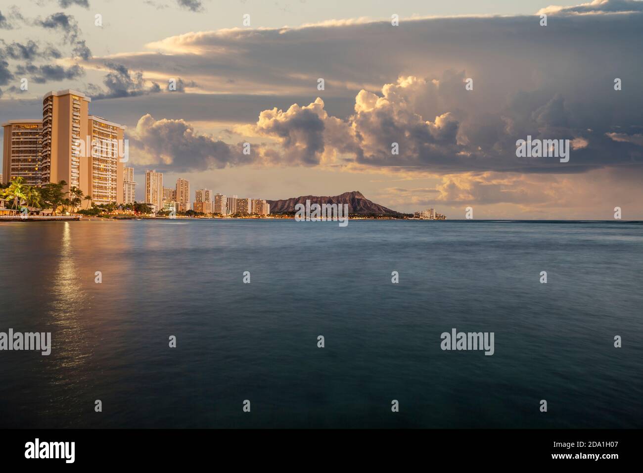 Diamond Head and Waikiki Bay in Honolulu Hawaii with sunset sky Stock ...