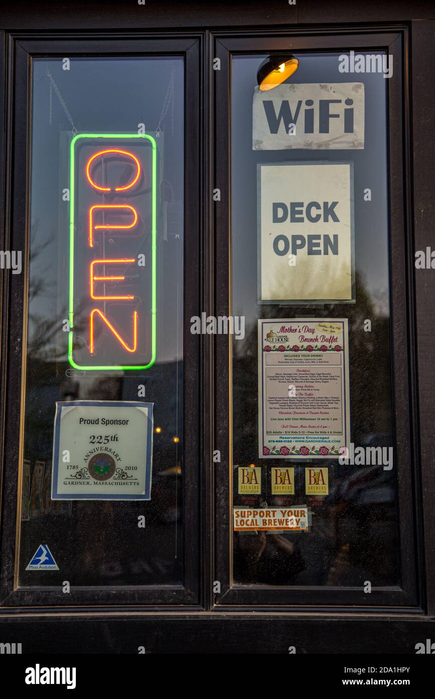 Open business sign in window hi-res stock photography and images - Alamy