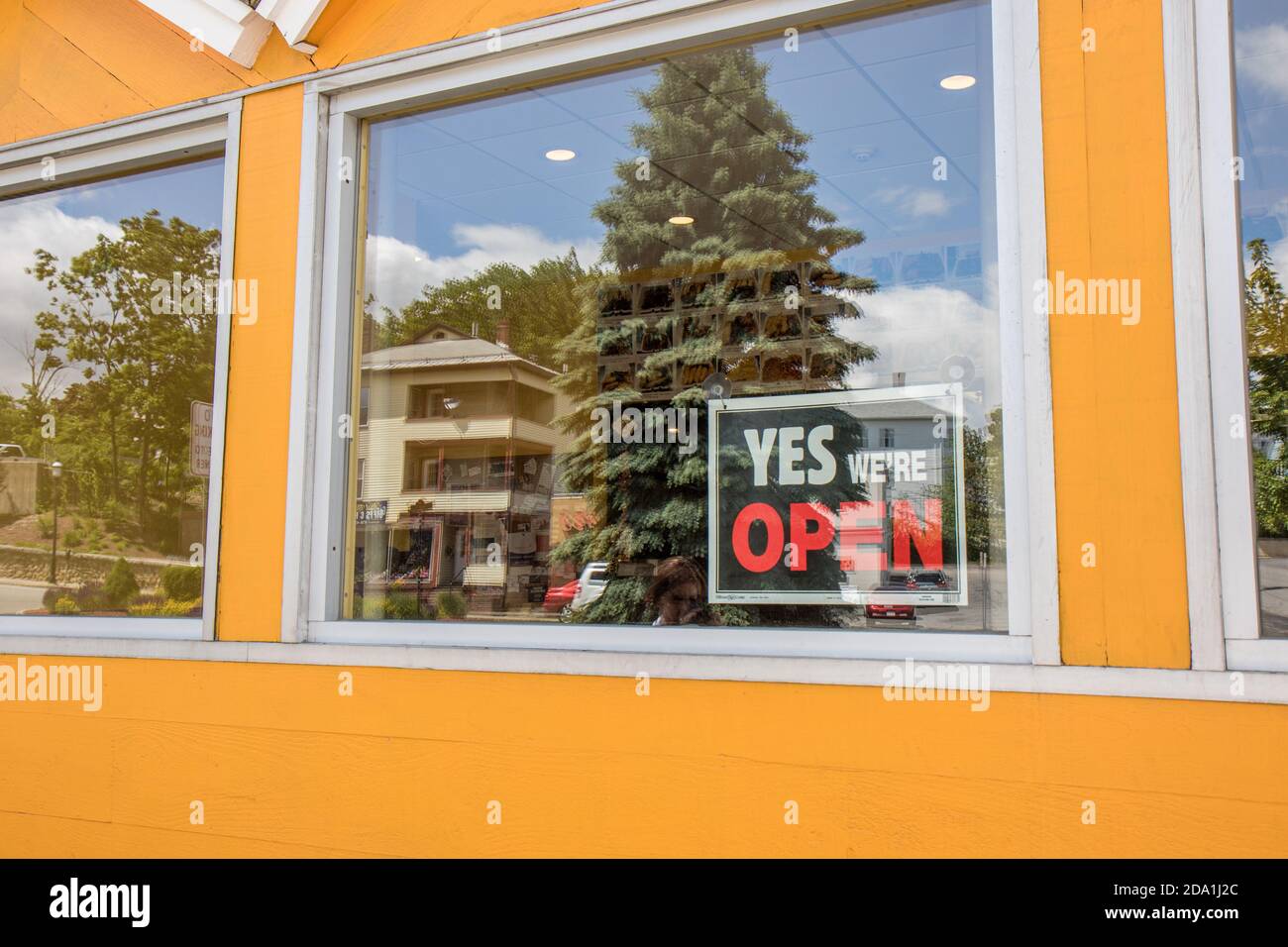Open restaurant sign hi-res stock photography and images - Alamy
