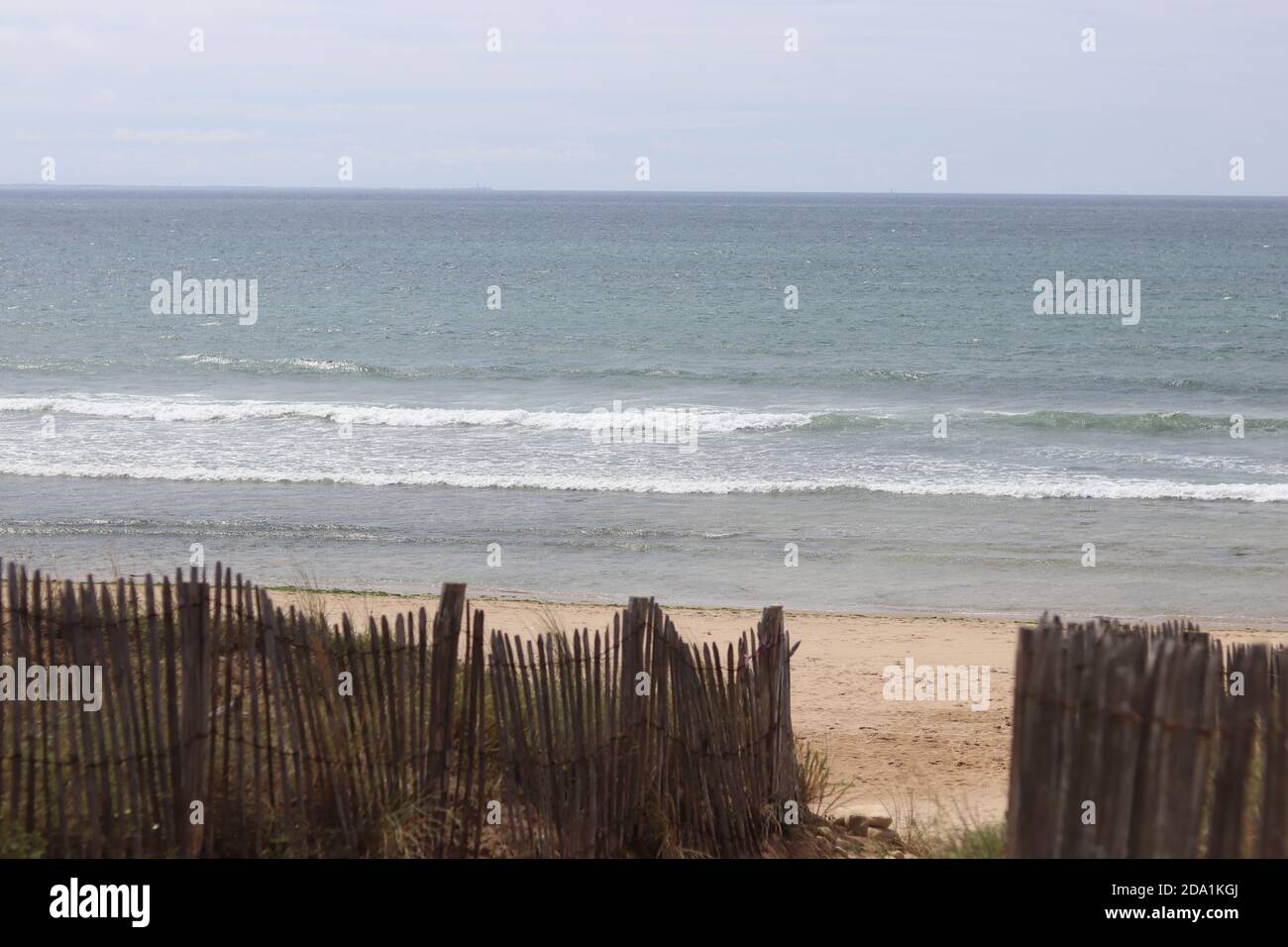 Sur la plage hi-res stock photography and images - Alamy