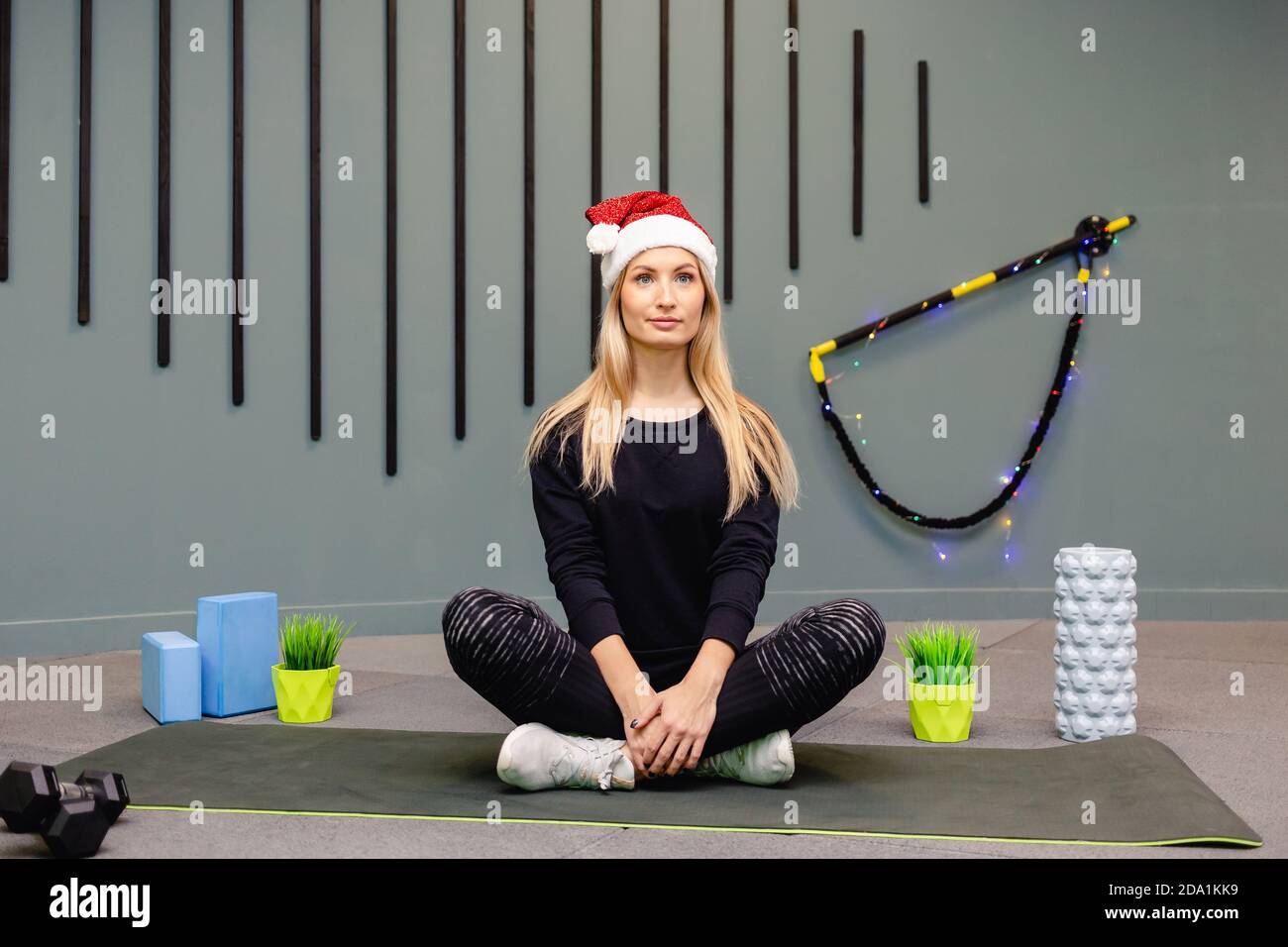 Funny old woman exercise hi-res stock photography and images - Alamy