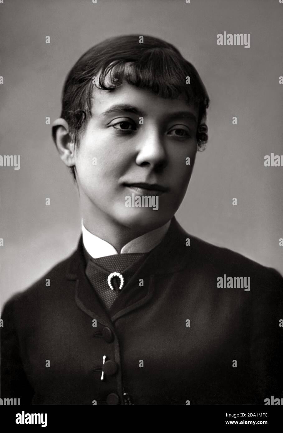 1880 ca, Paris, FRANCE : The french theatre actress ALICE LAVIGNE ...