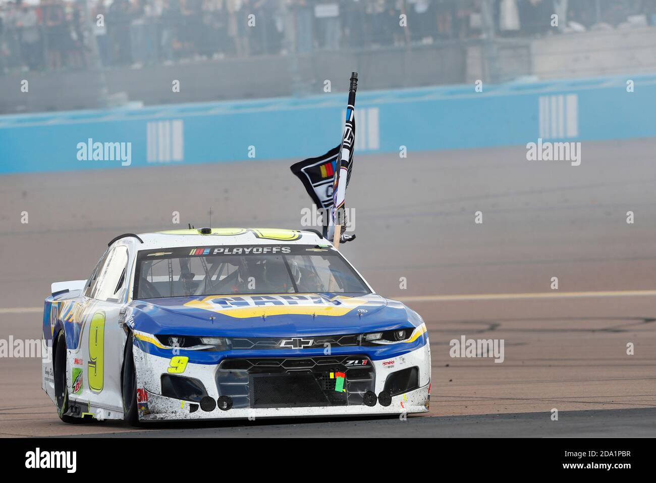 Avondale, Arizona, USA. 8th Nov, 2020. Chase Elliott (9) wins the ...