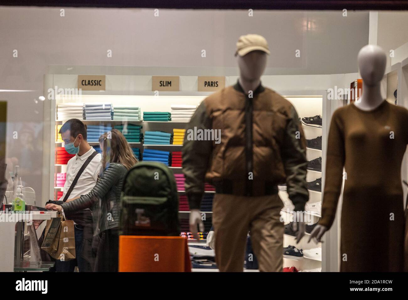 Checking shoes hi-res stock photography and images - Alamy