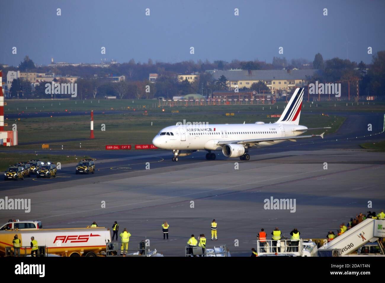 Berlin, Germany. 08th Nov, 2020. Tegel: Pilot Christopher Ruch will fly ...