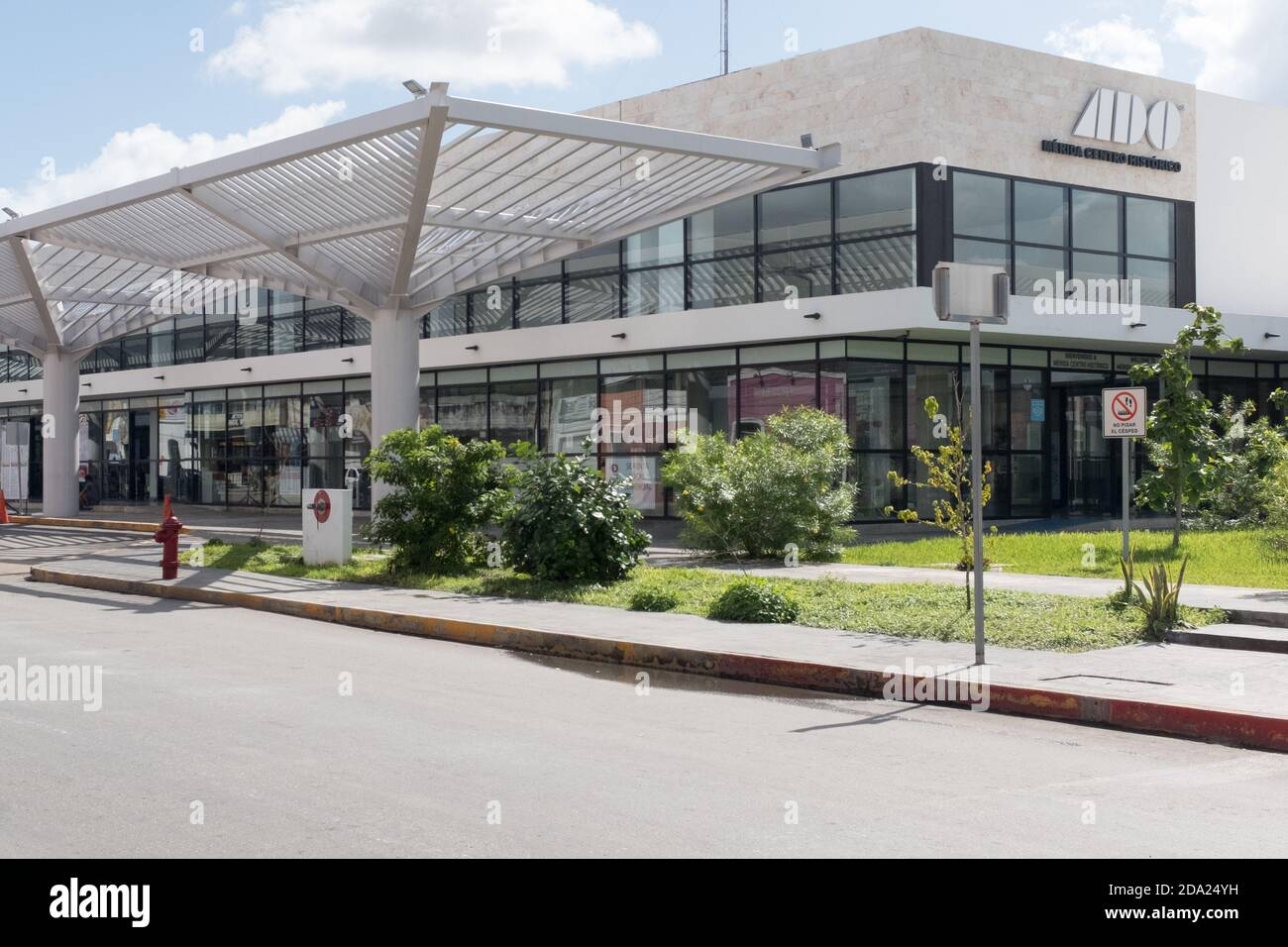 Bus merida mexico hi-res stock photography and images - Alamy