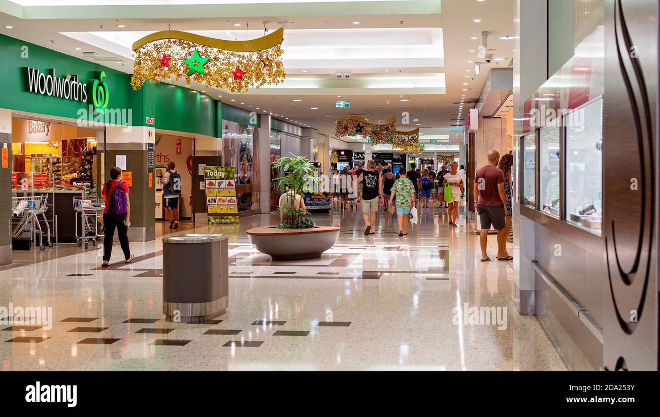 Mackay, Queensland, Australia - December 2019: Christmas shoppers fill ...