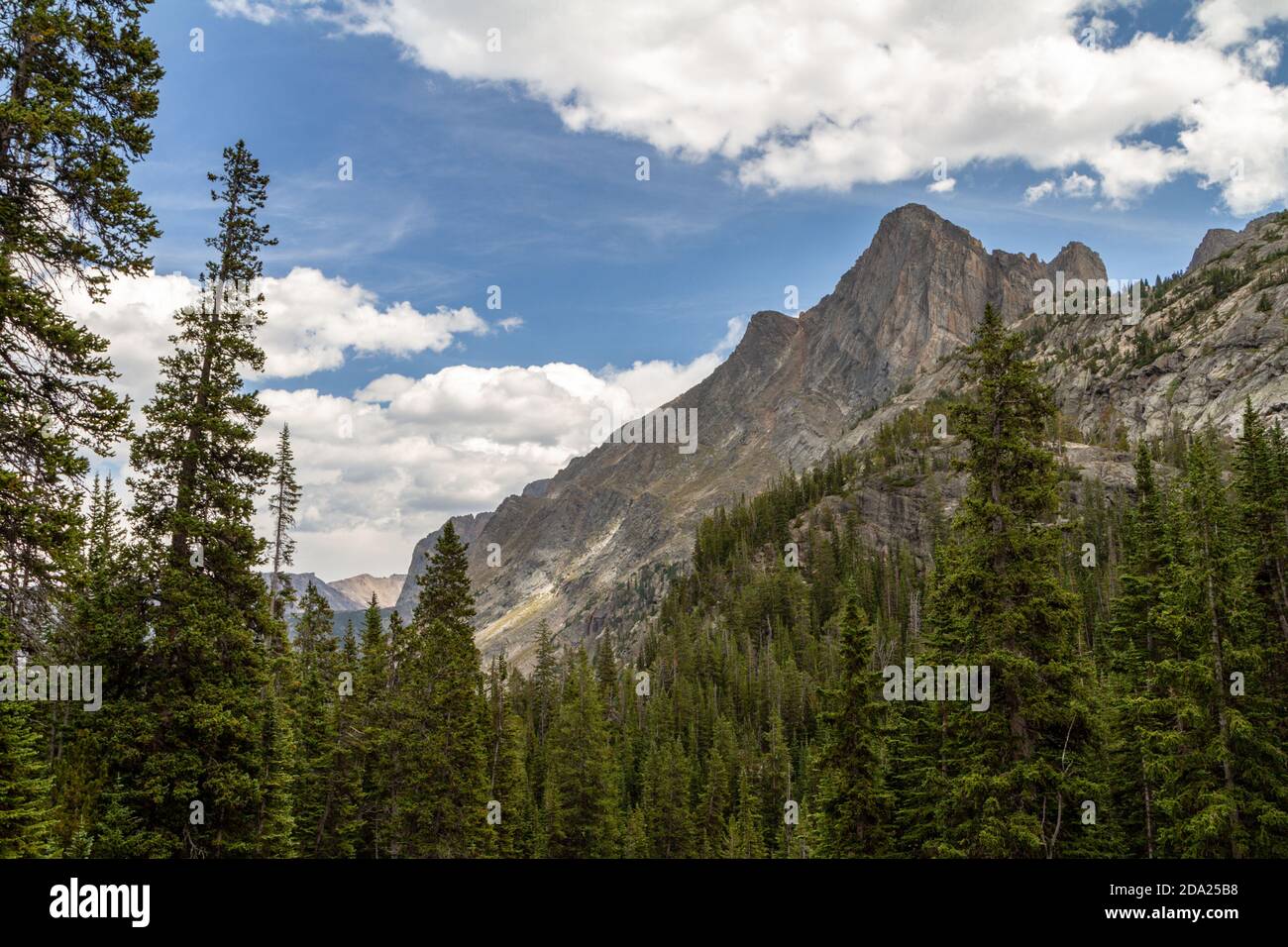 Beartooth peak hi-res stock photography and images - Alamy