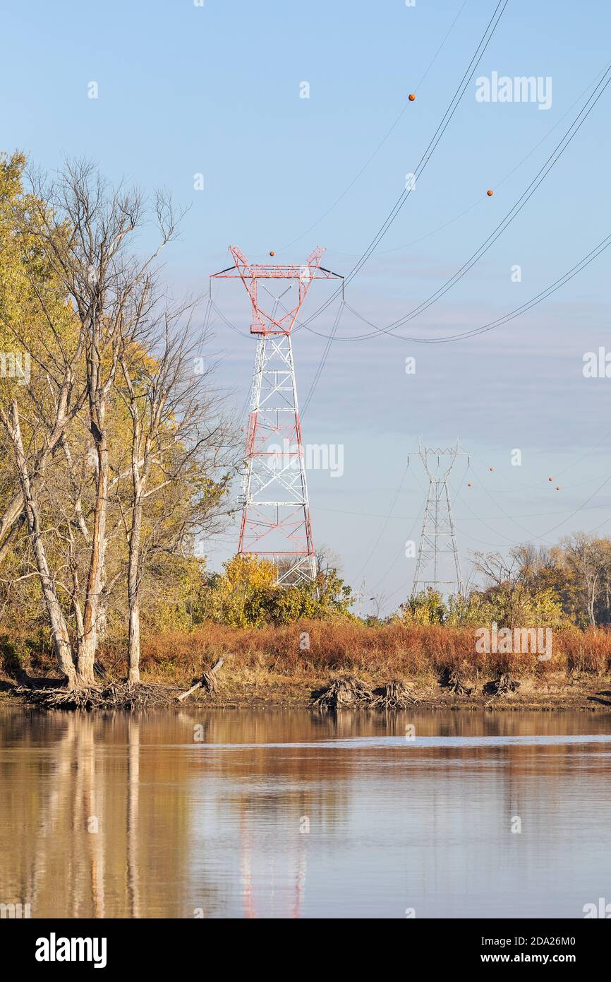 Utility transmission lines crossing the Mississippi River near ...