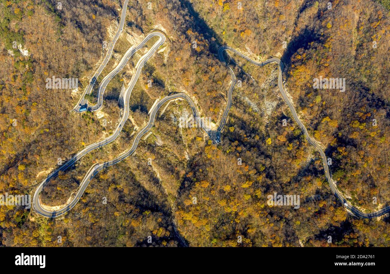 Luan, China. 08th Nov, 2020. The road like a ribbon in the colorful ...