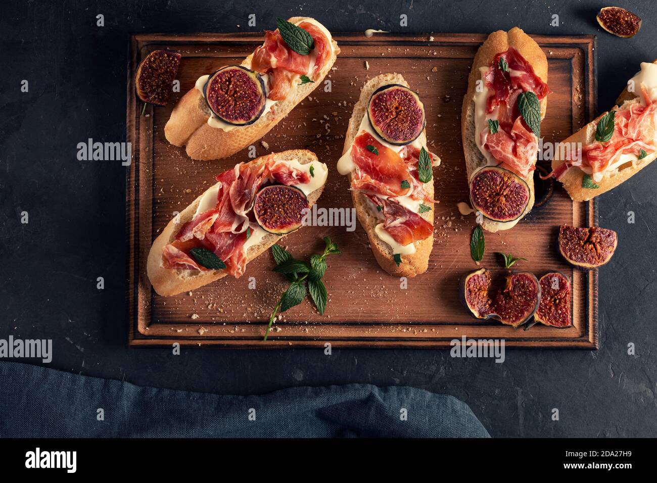 Tapas bar pintxos pinchos hi-res stock photography and images - Alamy