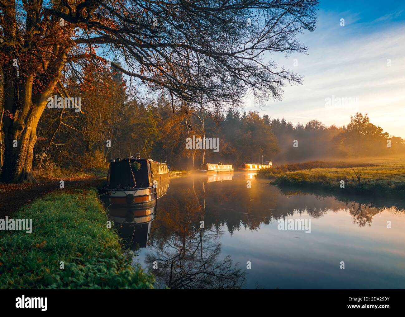 Staffordshire & Worcestershire Canal - Kinver - On a misty morning ...