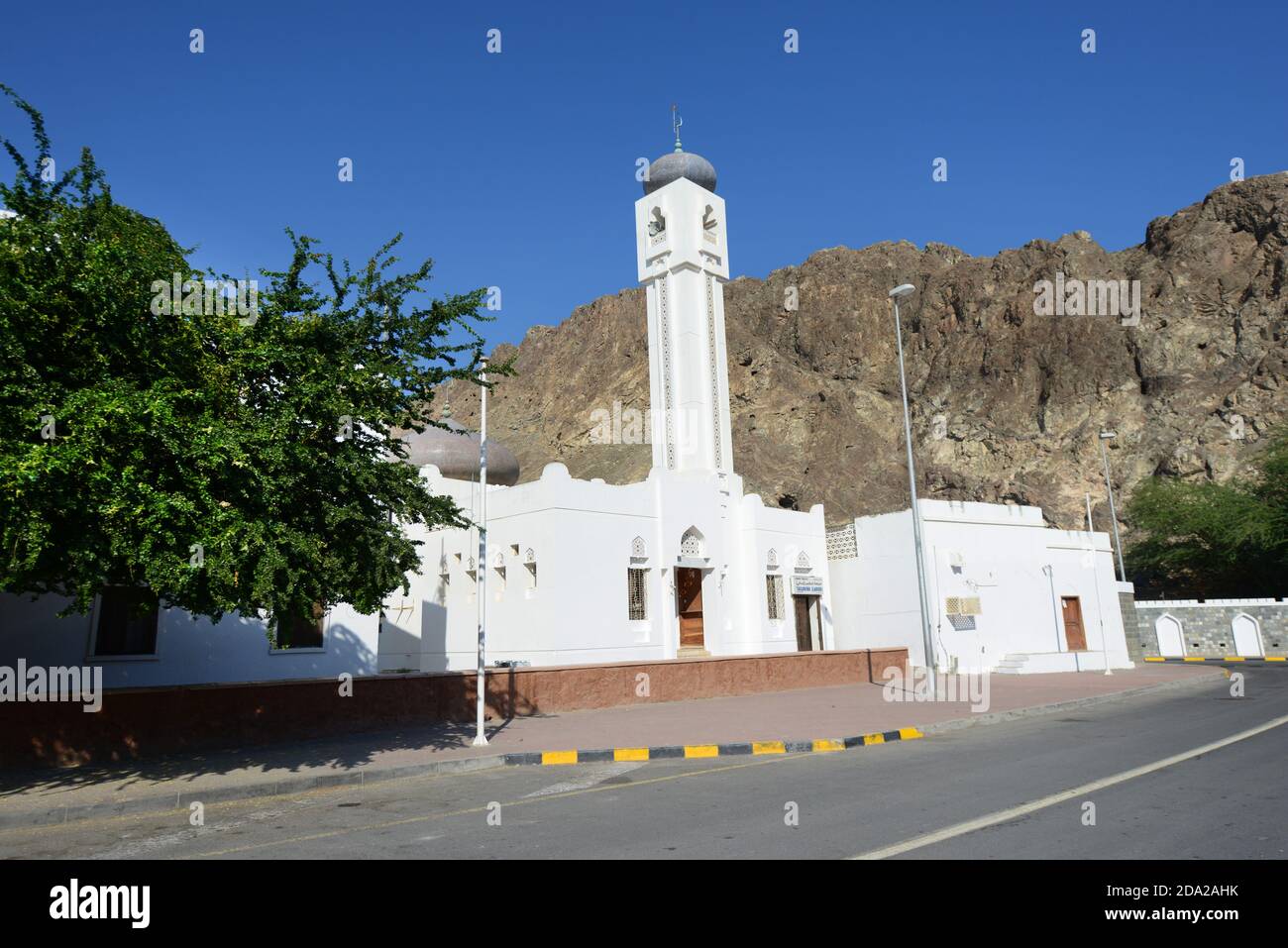 A traditional Omani mosque in old Muscat, Oman Stock Photo - Alamy