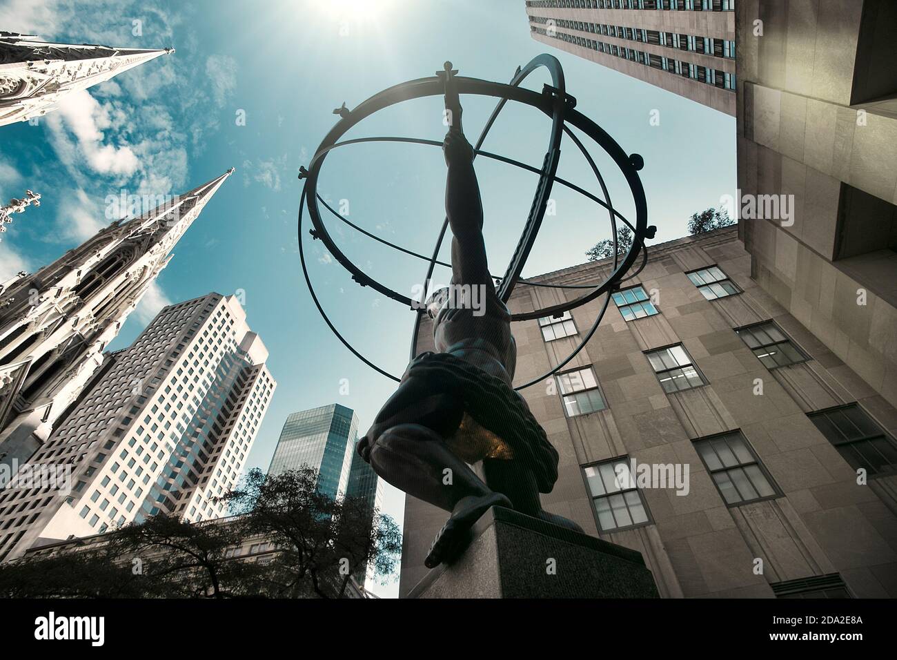 Atlas bronze statue in Rockefeller Center, within the International ...