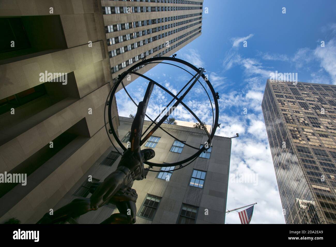 Atlas bronze statue in Rockefeller Center, within the International ...