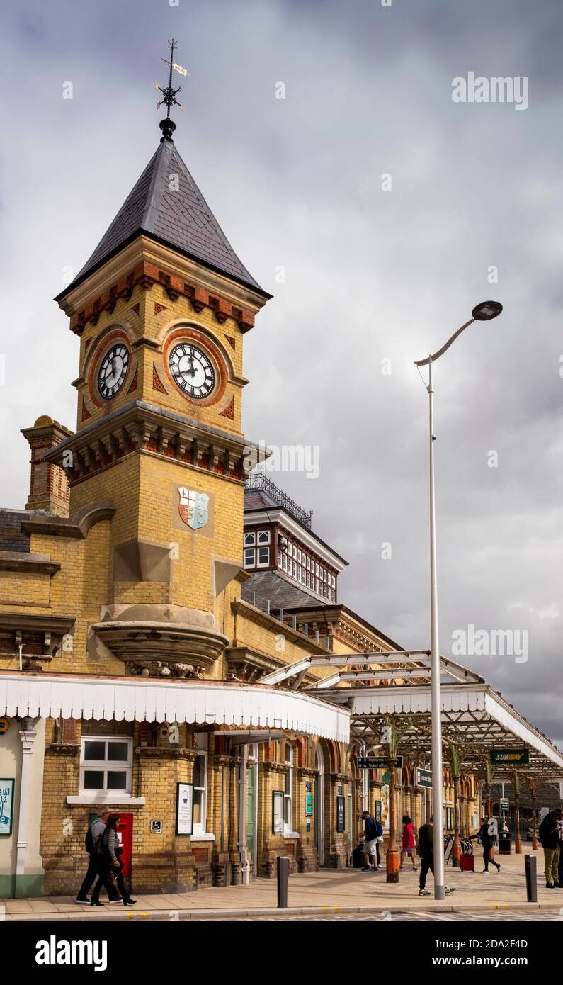 UK, England, East Sussex, Eastbourne, Railway Station, landmark clock ...
