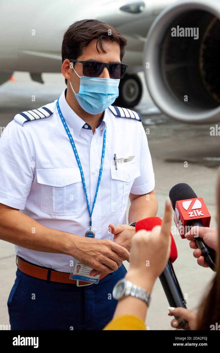 Aircraft work platform hi-res stock photography and images - Alamy