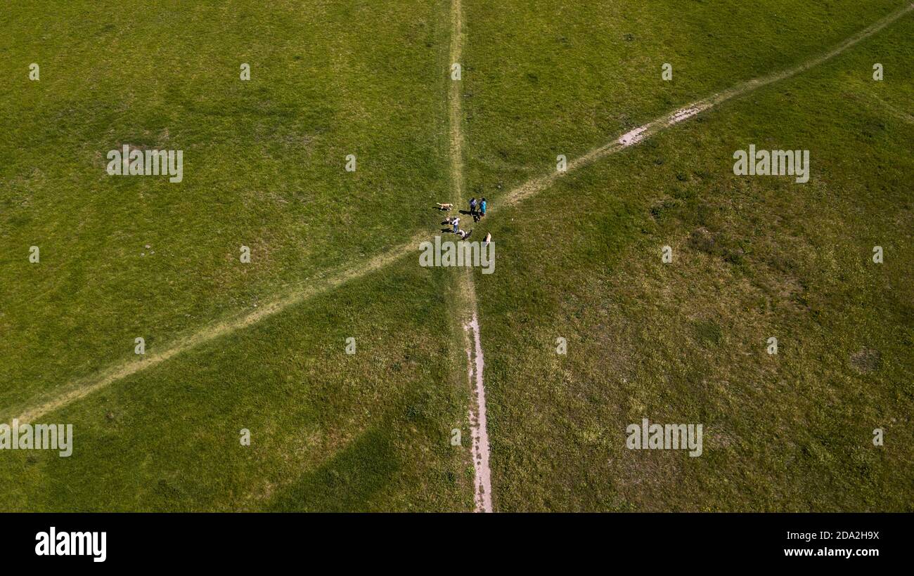 Cross paths hi-res stock photography and images - Alamy