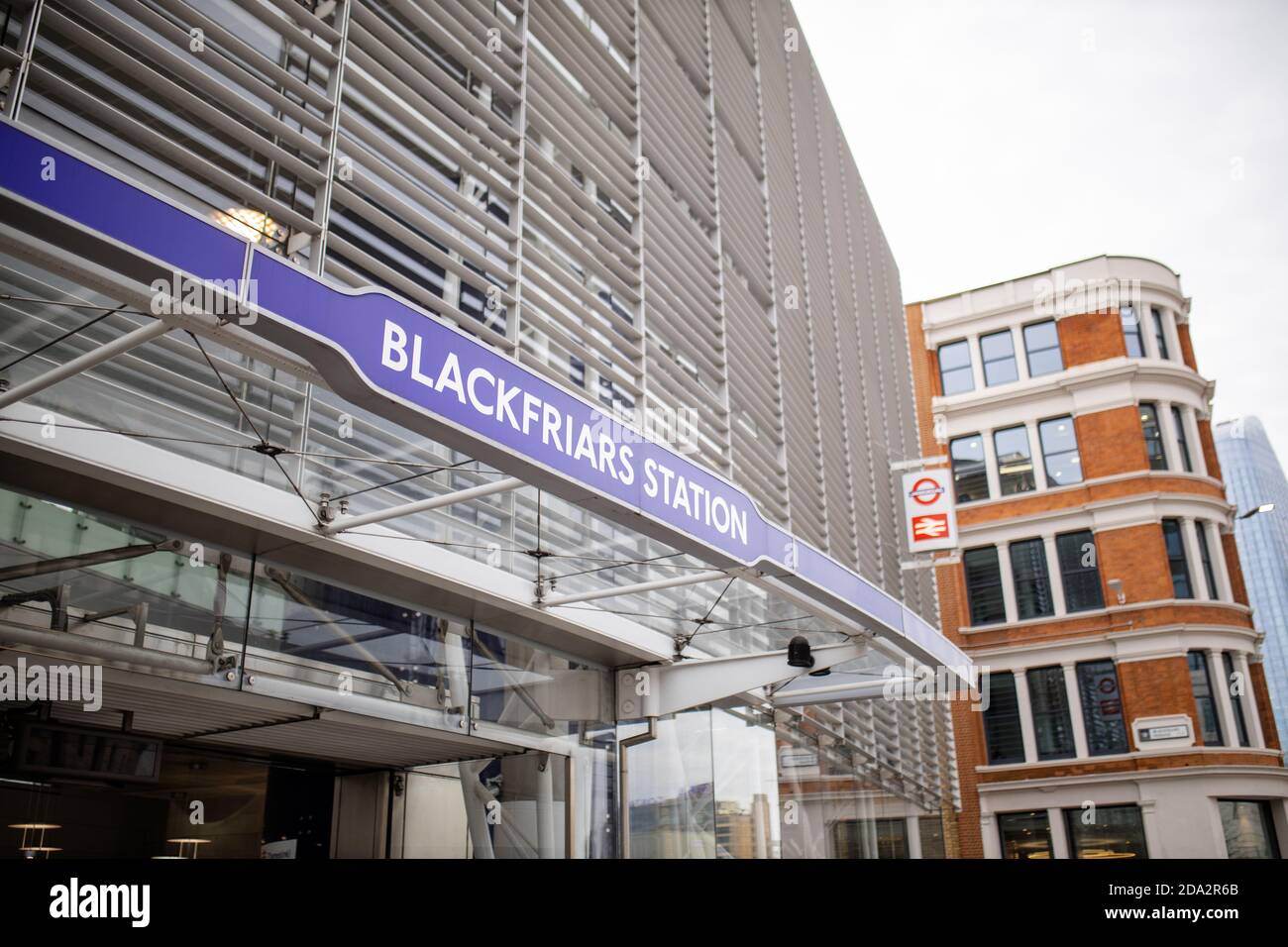 Blackfriars underground station sign hi-res stock photography and ...