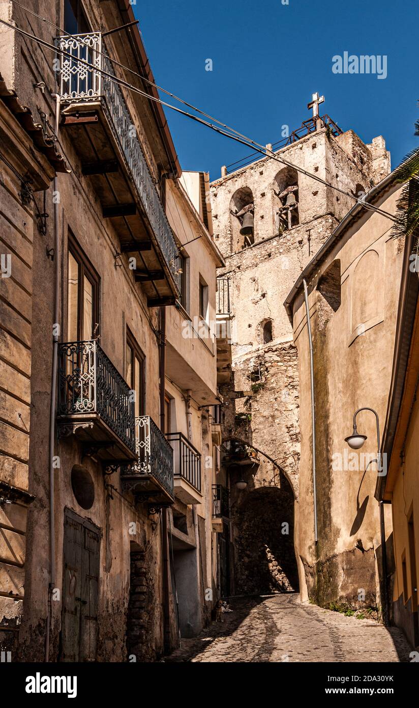 Italy Calabria Caulonia - the village Stock Photo - Alamy