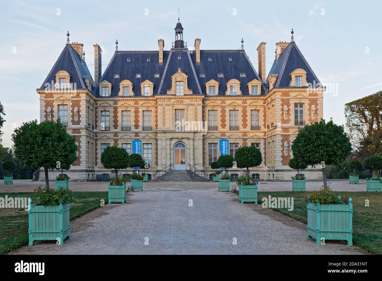 Sceaux castle in parc hi-res stock photography and images - Alamy