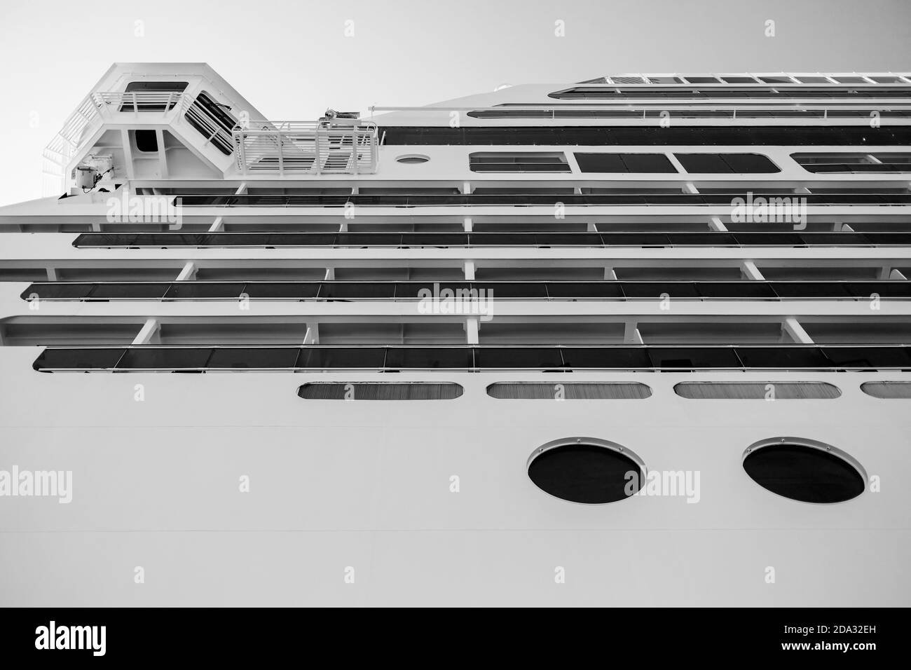 Empty cruise hi-res stock photography and images - Alamy