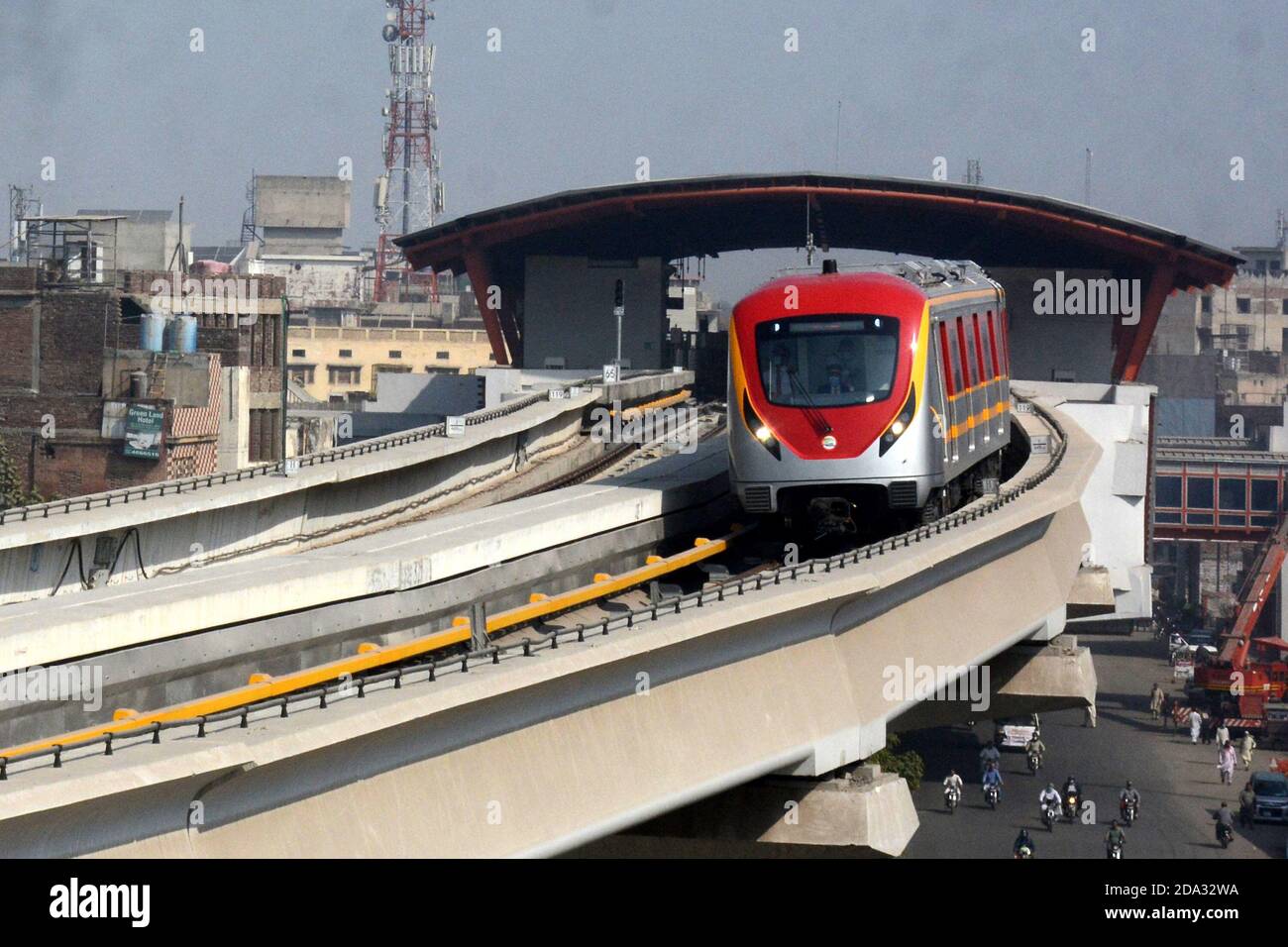 (201109) -- LAHORE, Nov. 9, 2020 (Xinhua) -- Photo taken on Nov. 8 ...