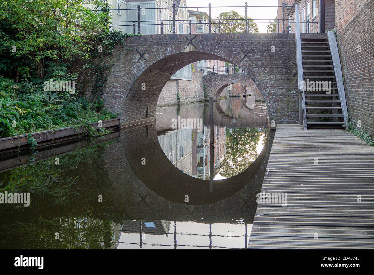 Nice bridges in the Binnendieze in Den Bosch Stock Photo - Alamy