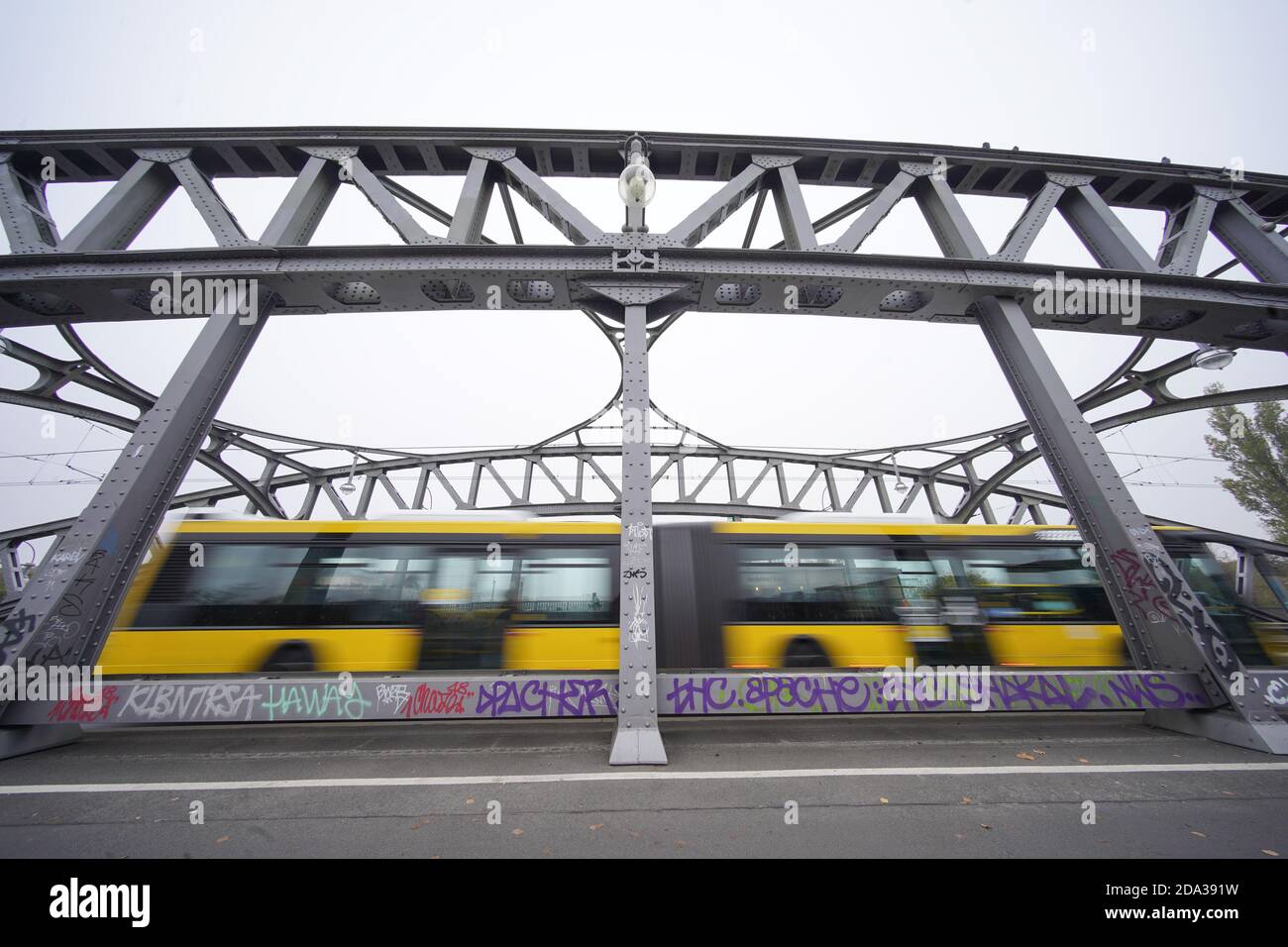 Berlin, Germany. 09th Nov, 2020. A BVG bus drives over the Bösebrücke ...