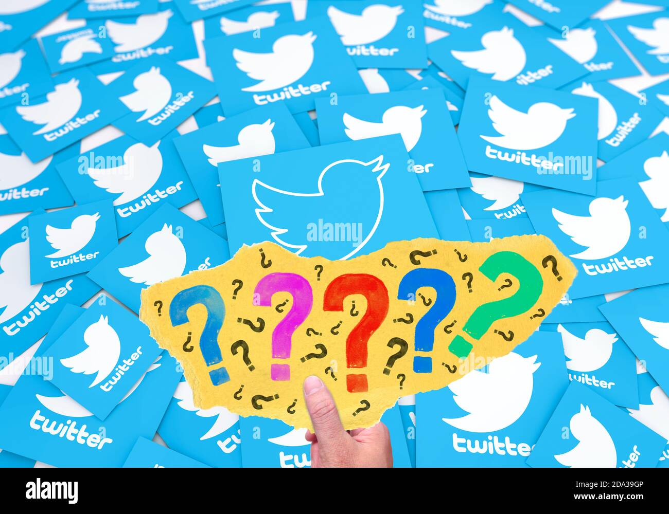 Twitter Question Mark, Social Media Background Stock Photo - Alamy