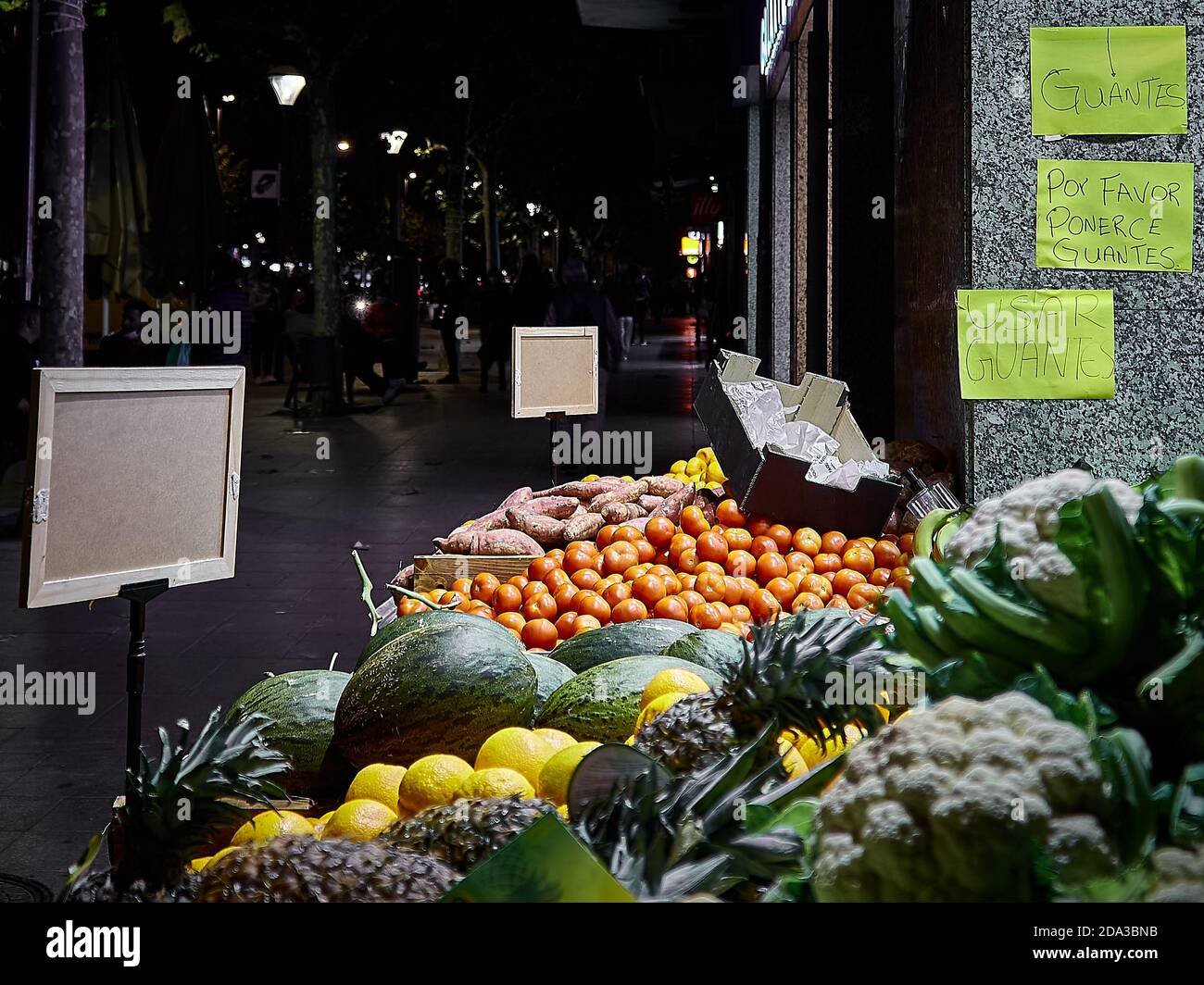 Fruit and vegetable market in the street Stock Photo - Alamy