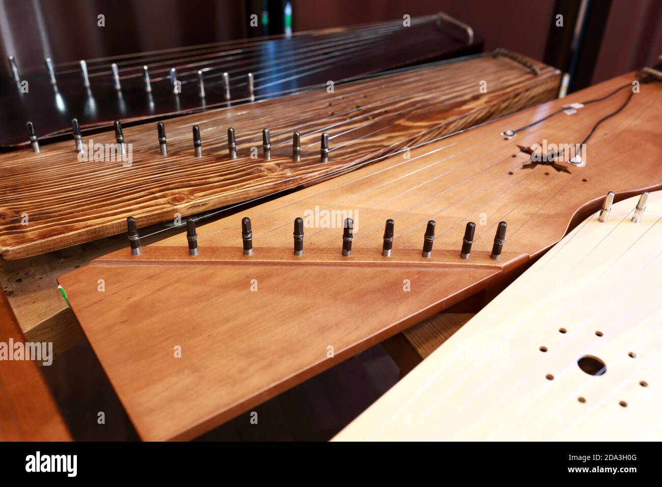 Lute medieval harp hi-res stock photography and images - Alamy