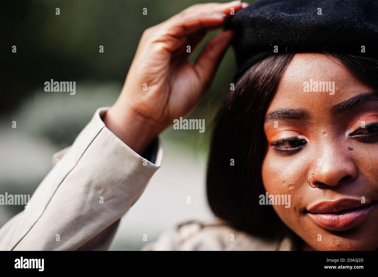 Woman beauty beret close hi-res stock photography and images - Alamy