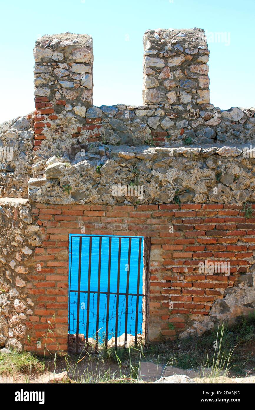 Gated ruins hi-res stock photography and images - Alamy