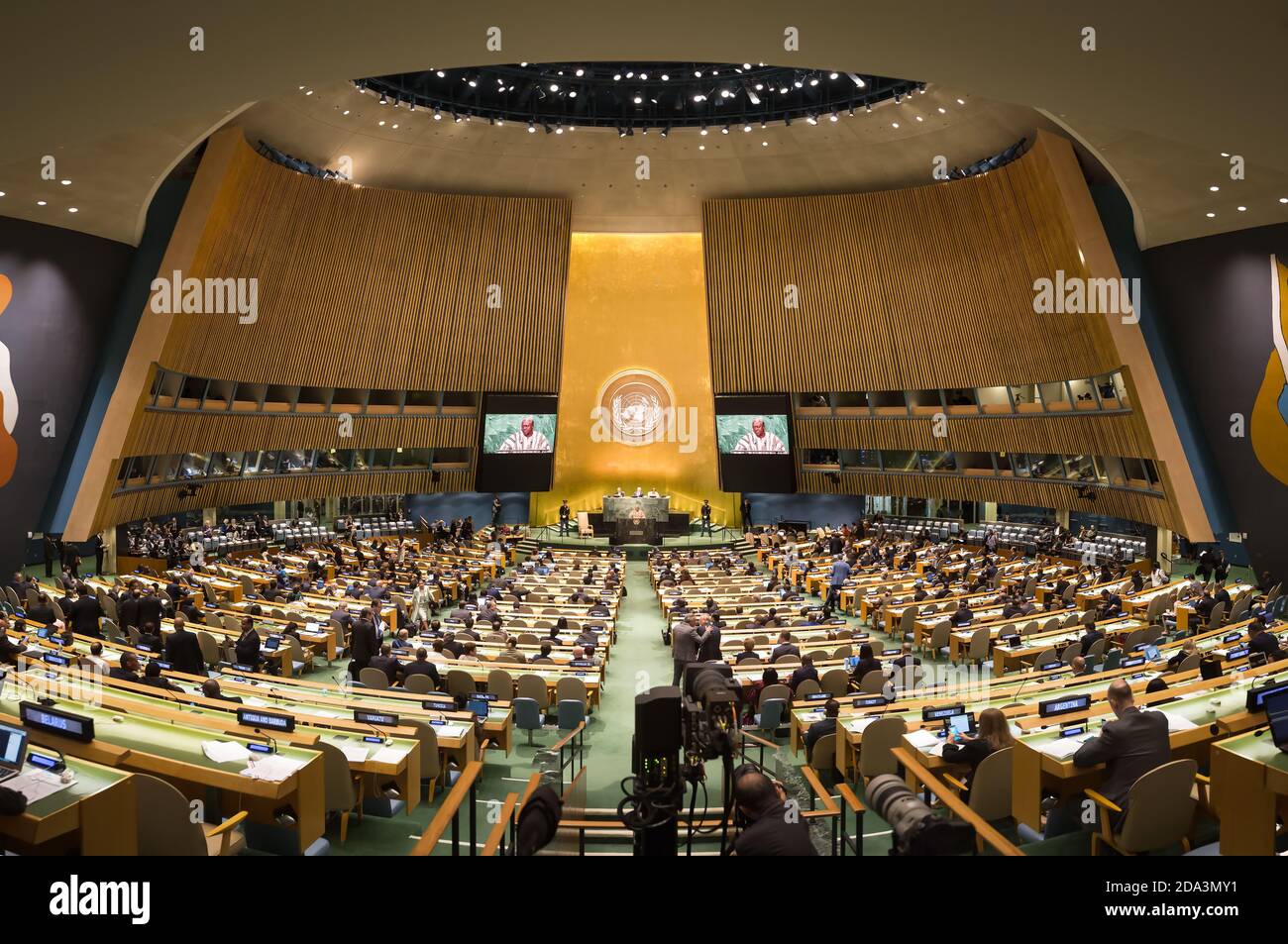 United nations general assembly room hi-res stock photography and ...