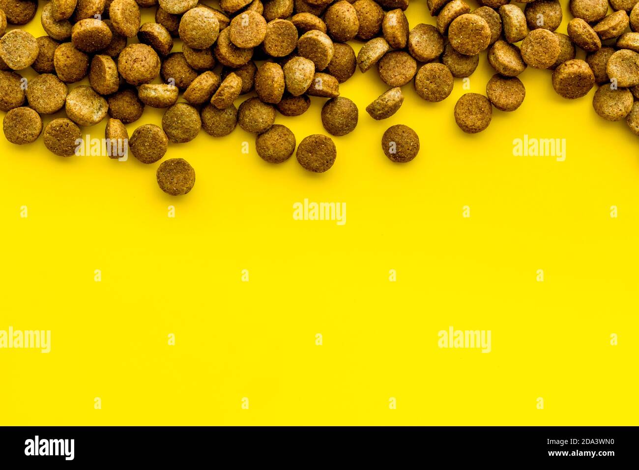 Dog pet food background. Top, overhead view Stock Photo - Alamy