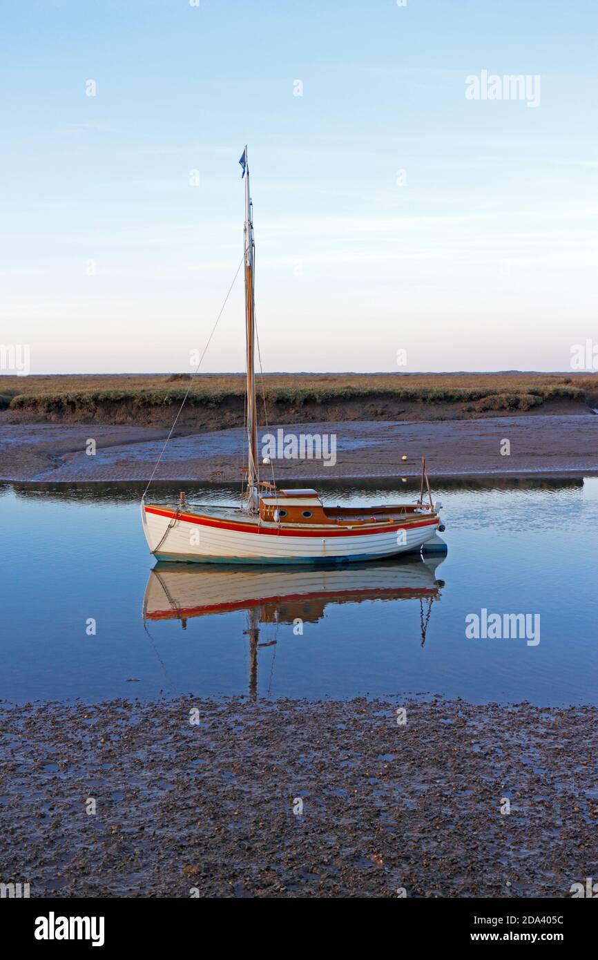 Burnham harbour yacht sailboat sailing hi-res stock photography and ...