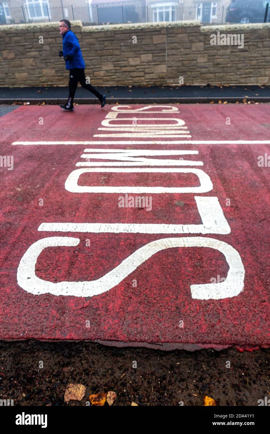 Jogging slow sign hi-res stock photography and images - Alamy