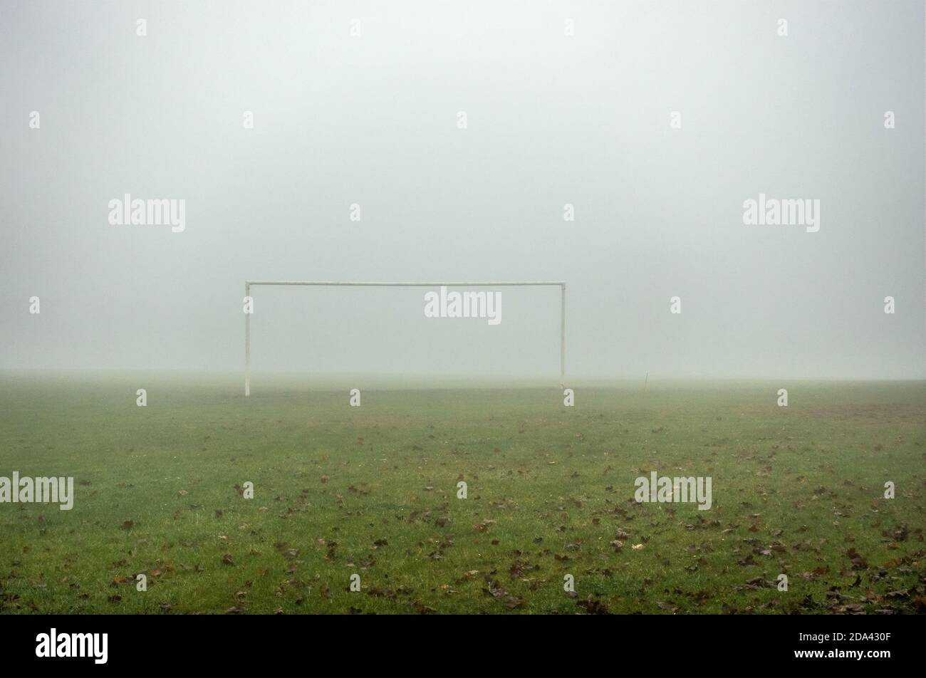 Football foggy weather hi-res stock photography and images - Alamy