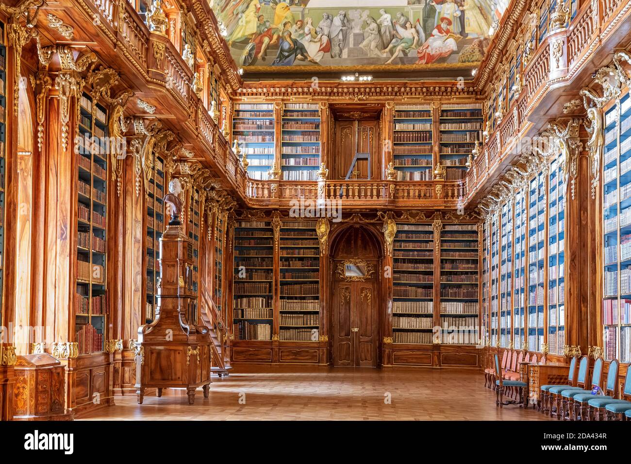 Baroque library prague hi-res stock photography and images - Alamy