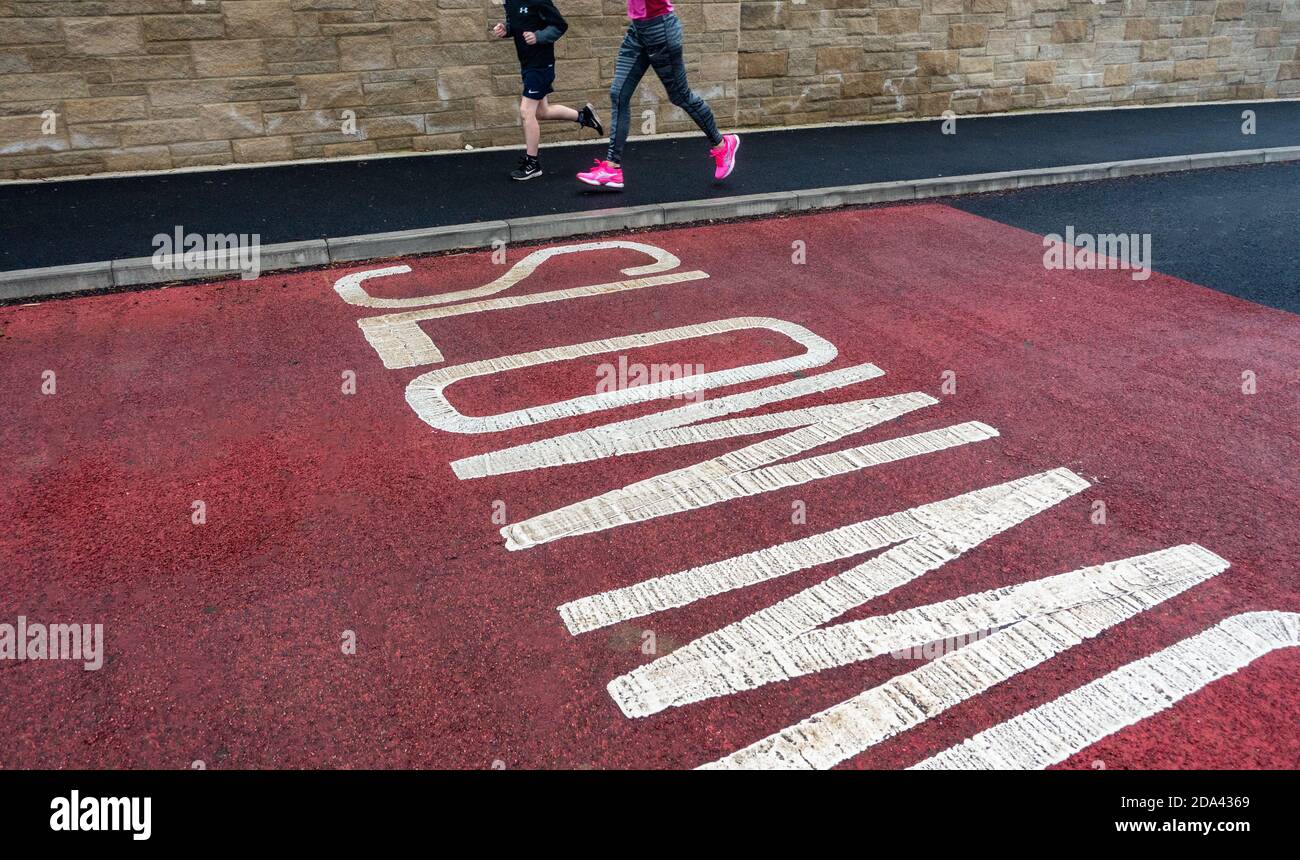 Jogging in the mist hi-res stock photography and images - Alamy