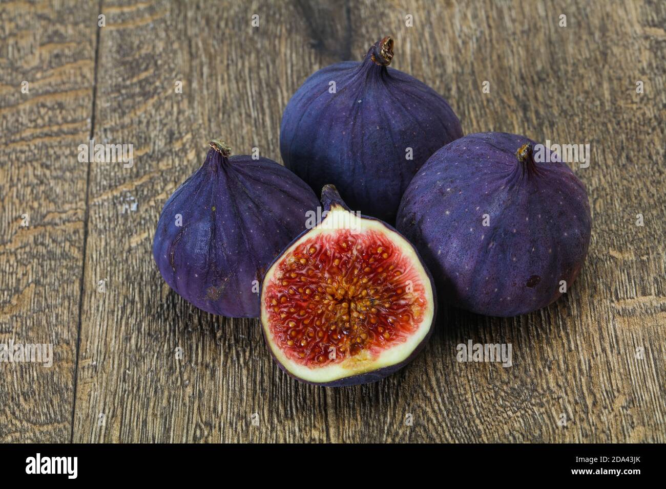Ripe sweet fresh sliced fig fruit Stock Photo - Alamy