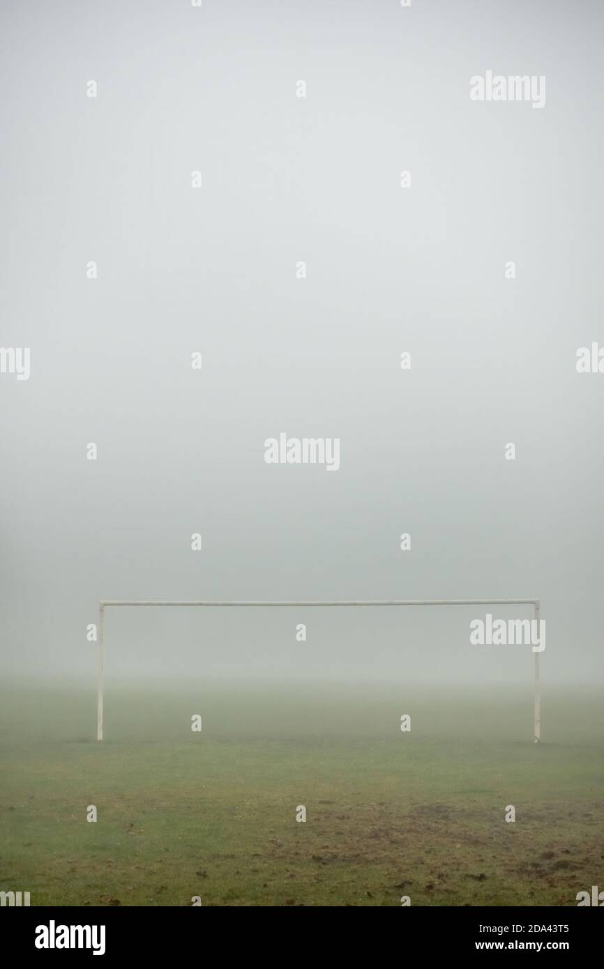 Football foggy weather hi-res stock photography and images - Alamy