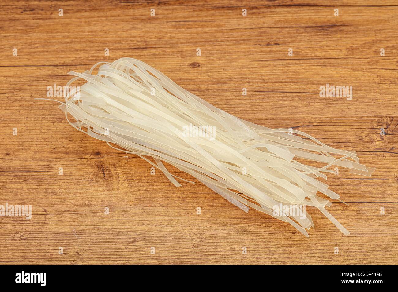Dry rice noodle ready for cooking Stock Photo - Alamy