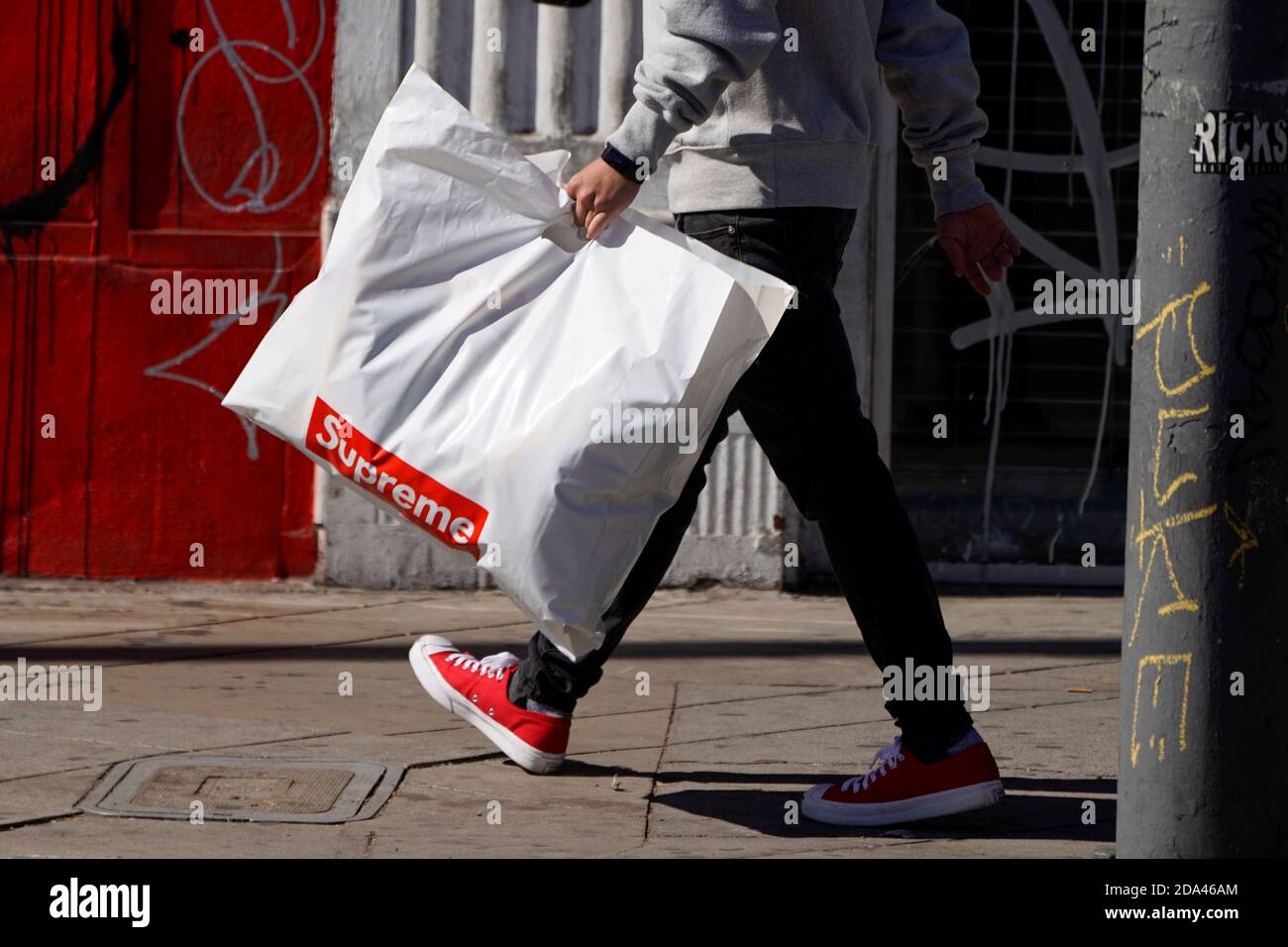 Supreme clothing store hi-res stock photography and images - Alamy