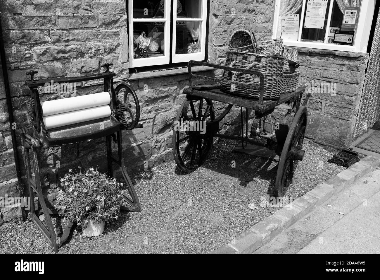 Old mangle hi-res stock photography and images - Alamy
