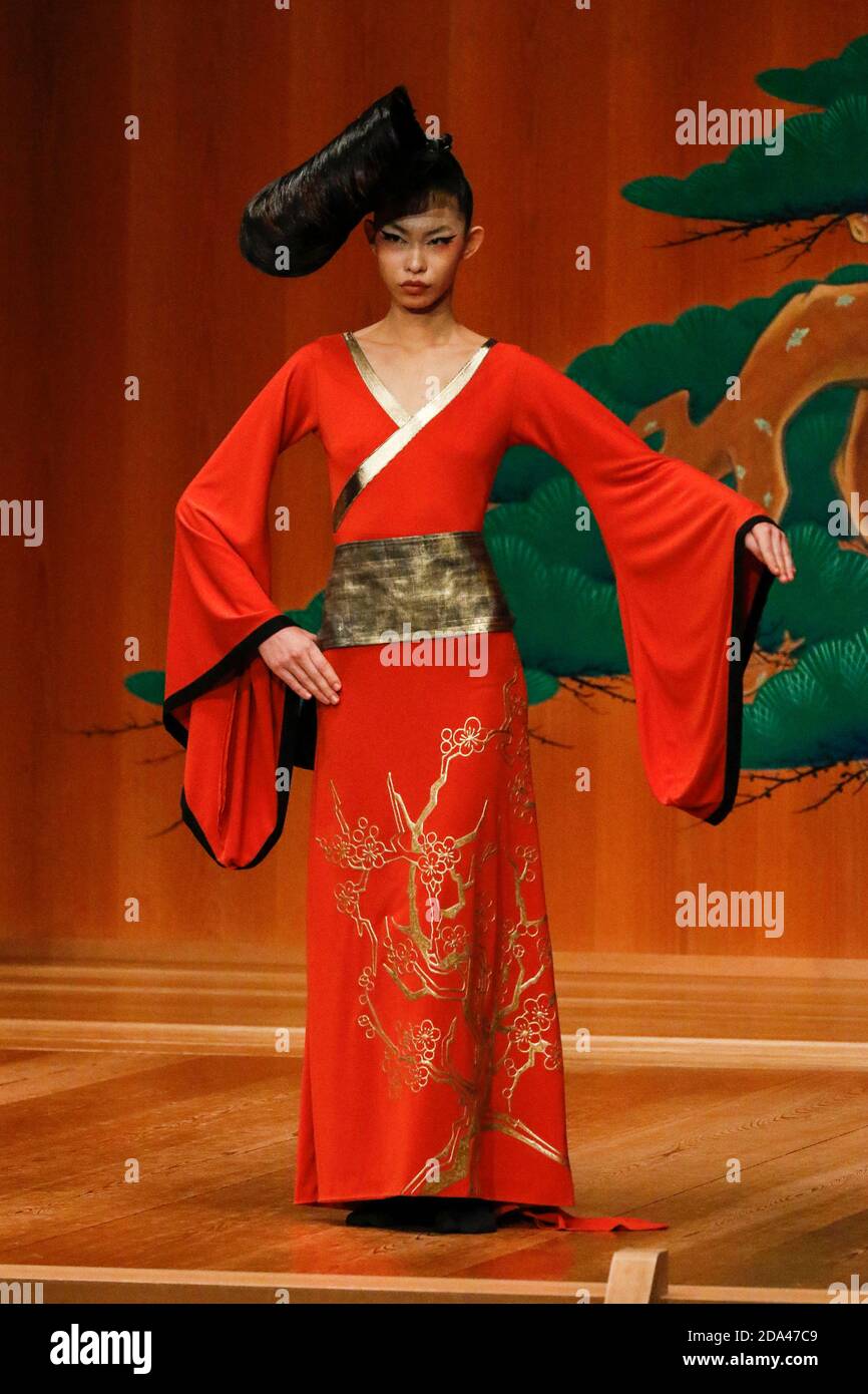 Japanese model catwalk hi-res stock photography and images - Alamy